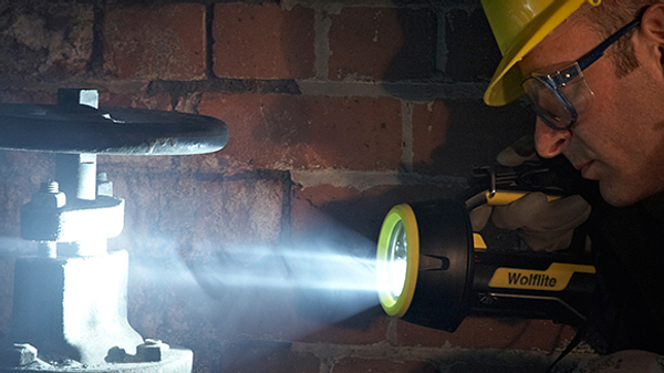 WOLFLITE® XT RECHARGEABLE LED HANDLAMP | Wolf Safety